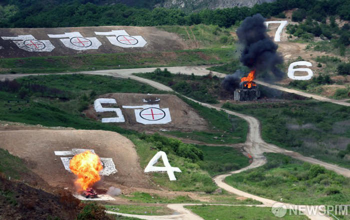 표적에 명중한 자폭드론
