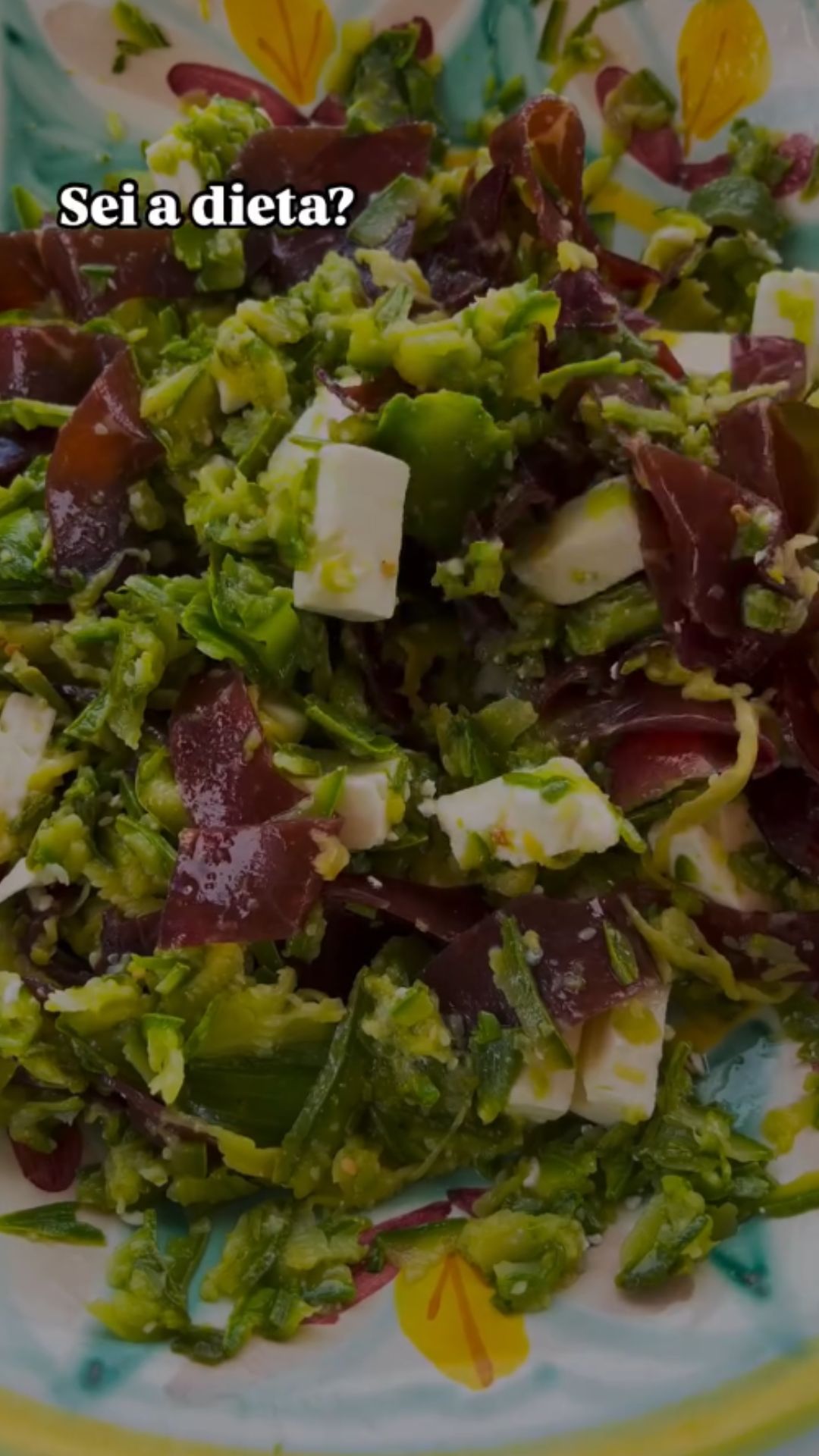 Insalata di zucchine con bresaola e feta: ricetta fresca