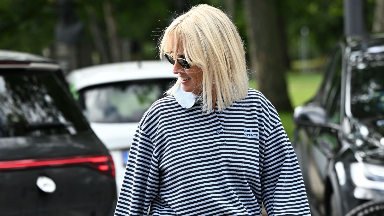 Adieu le capri : voici le pantalon plus chic et flatteur qu'on porte ...
