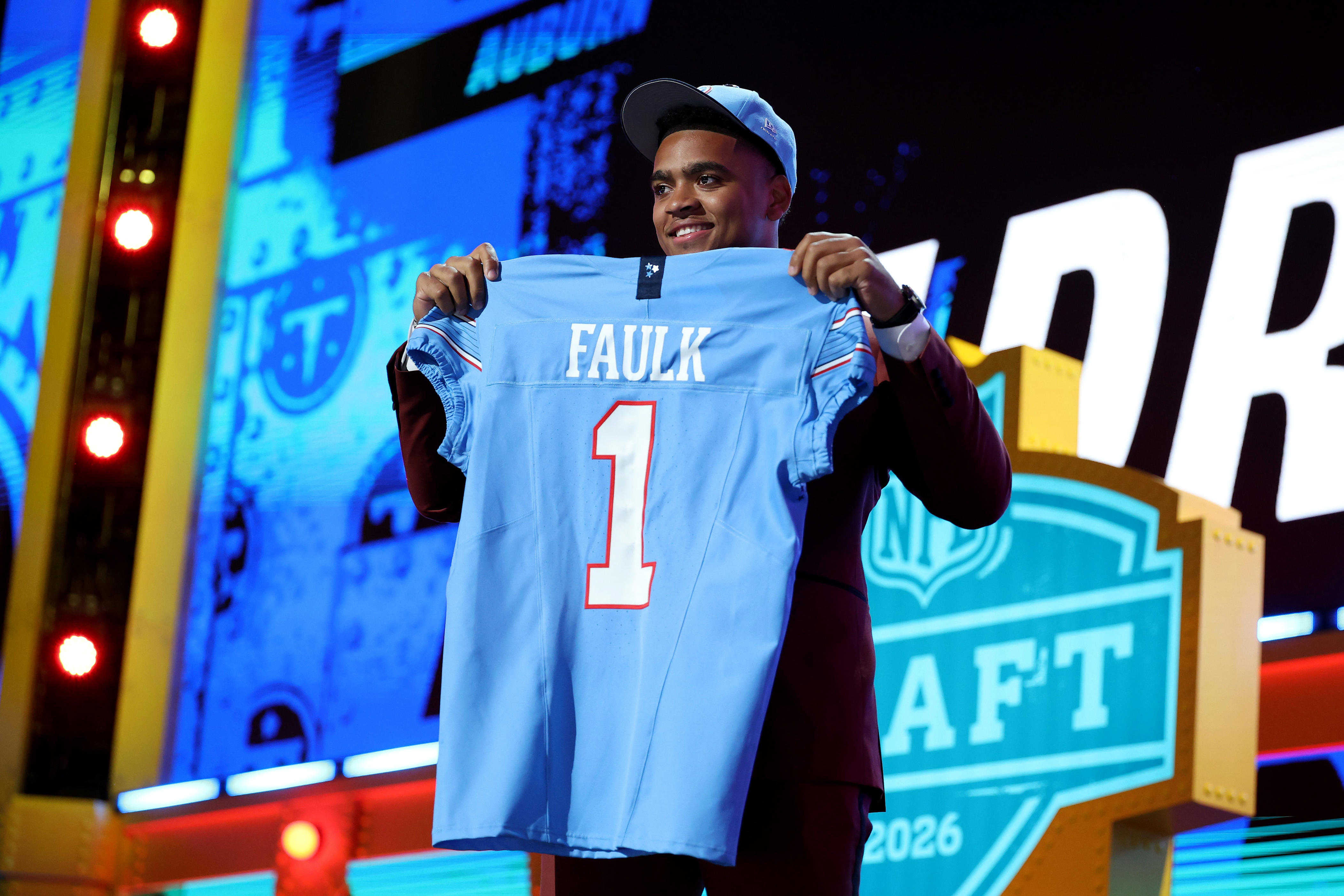 Titans complete 2026 draft class, sign first-round edge Keldric Faulk