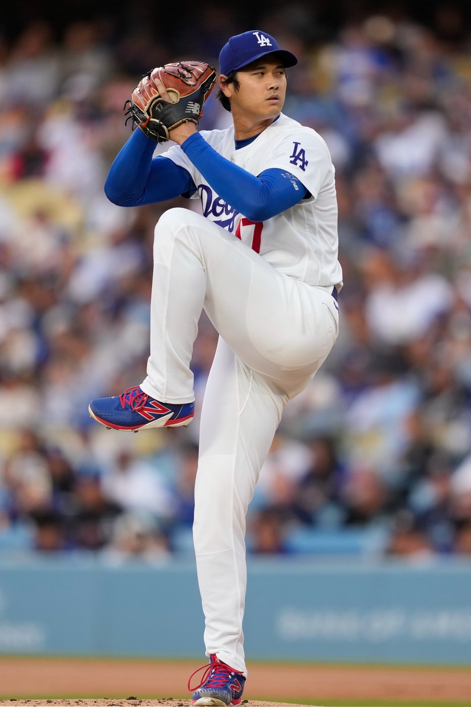 Ohtani fumes through 6 no-hit innings as two-way superstar battles command
