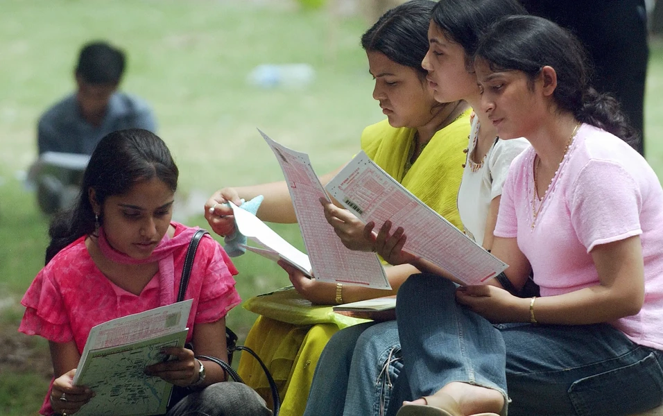 Rising costs push 43% of Indian students to drop overseas plans
