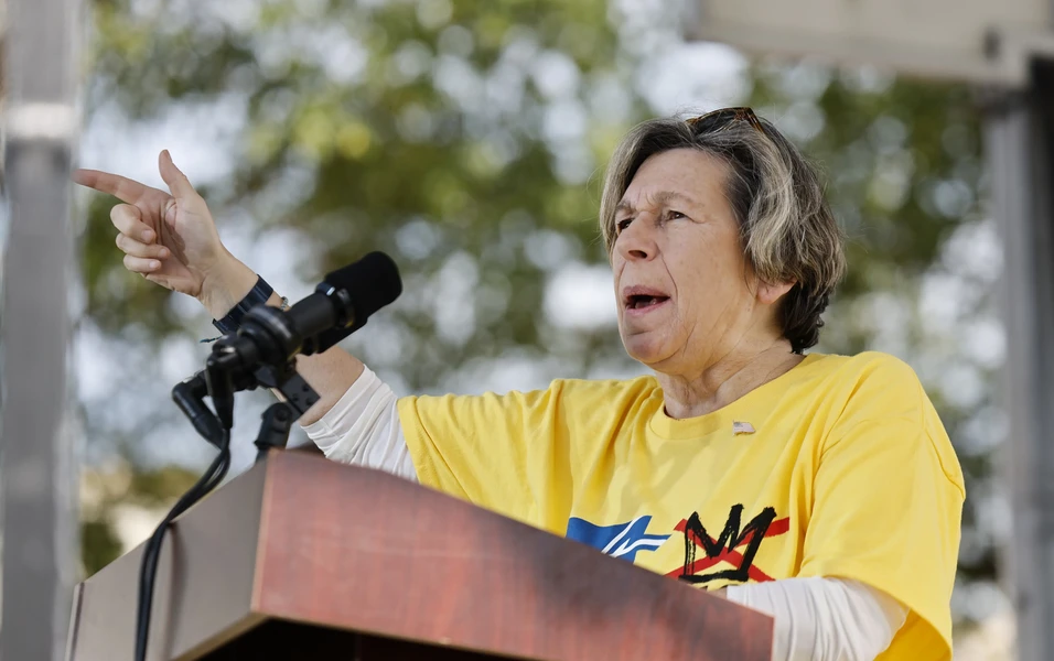 Weingarten unveils national plan to curb AI, screen use in schools