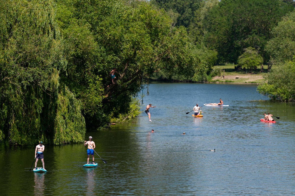 Bulletin AM briefing: UK weather update as heatwave continues