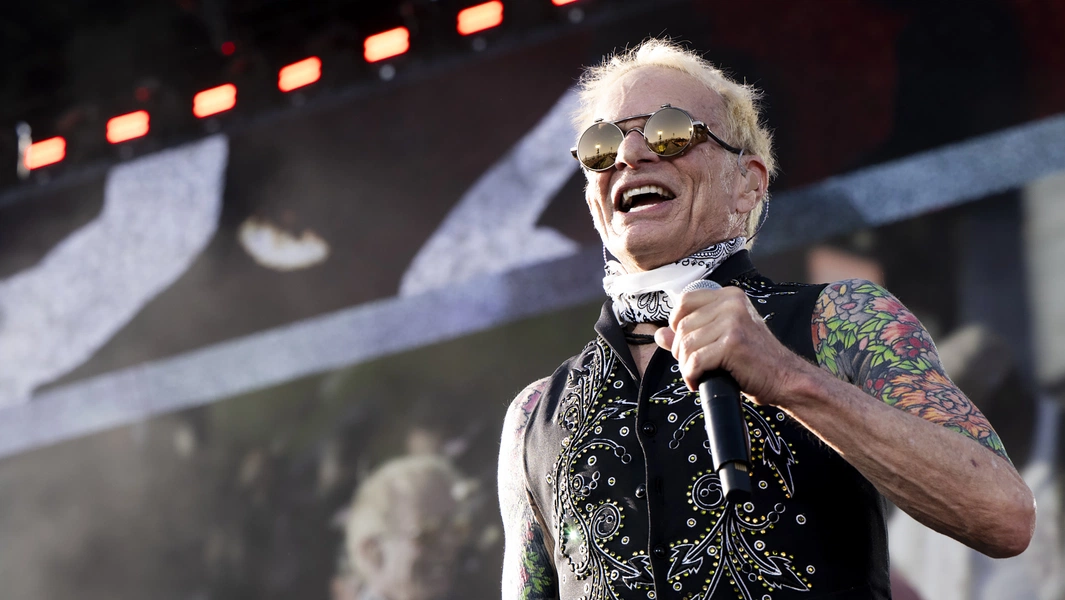 David Lee Roth honors Eddie Van Halen amid tour nostalgia