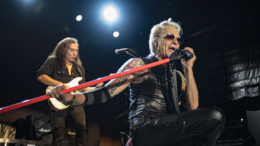 David Lee Roth honors Eddie Van Halen amid tour nostalgia