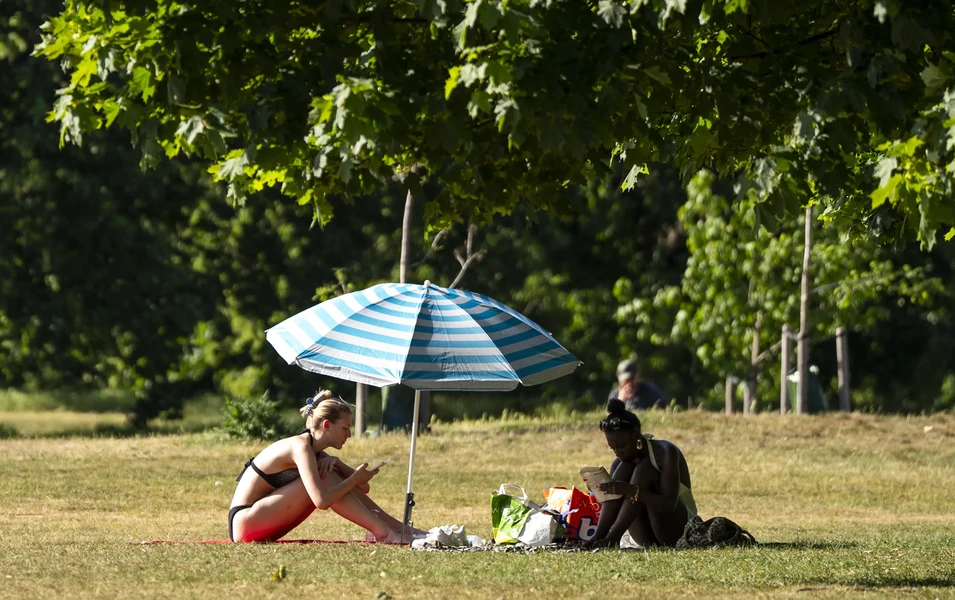 Met Office issues thunderstorm warning after record heat