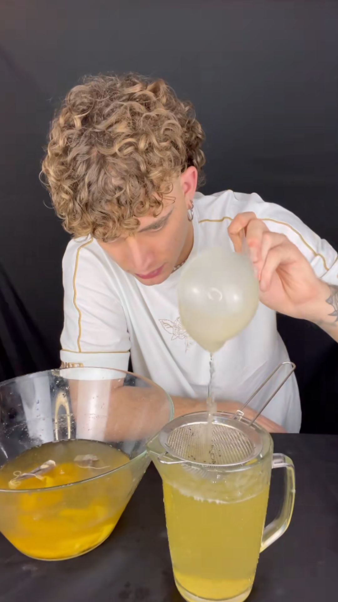 Tè al limone fatto in casa: ricetta facile e veloce
