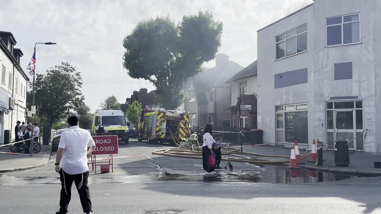 Kosher Kingdom still smouldering two days after devastating Golders ...