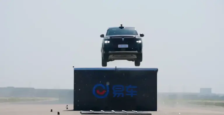 6,000-lb Chinese luxury PHEV is put through brutal test where it goes ...