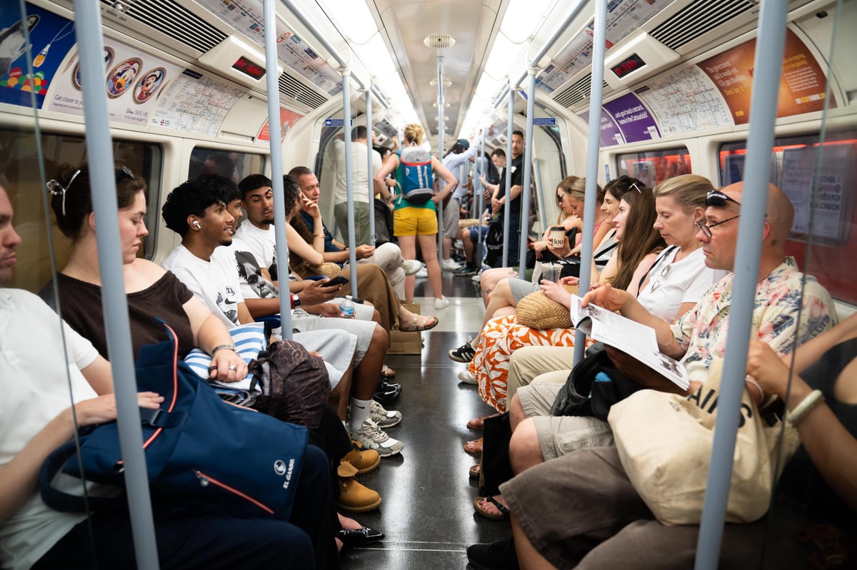 Piccadilly line part closure causes Heathrow travel disruption