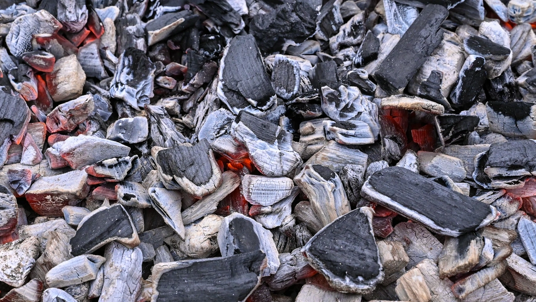Charcoal grilling tips for flavor lovers