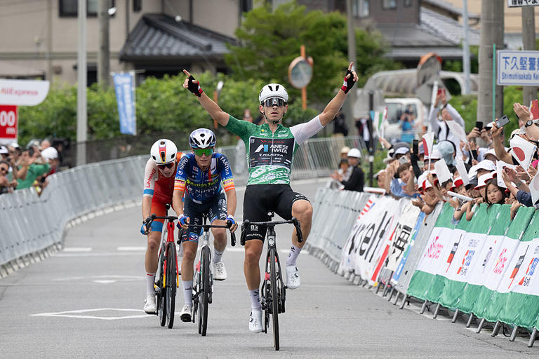 Giro del Giappone 2026, tris di Tommaso Dati che batte Matteo Fabbro