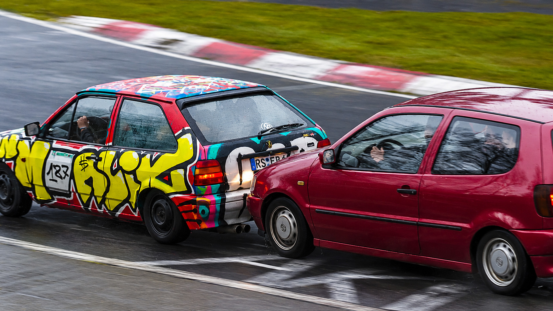 Volkswagen Polo MK3 gets caught in a bad crash