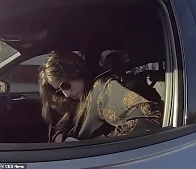 Woman gets ludicrous ticket for texting while driving even though she ...