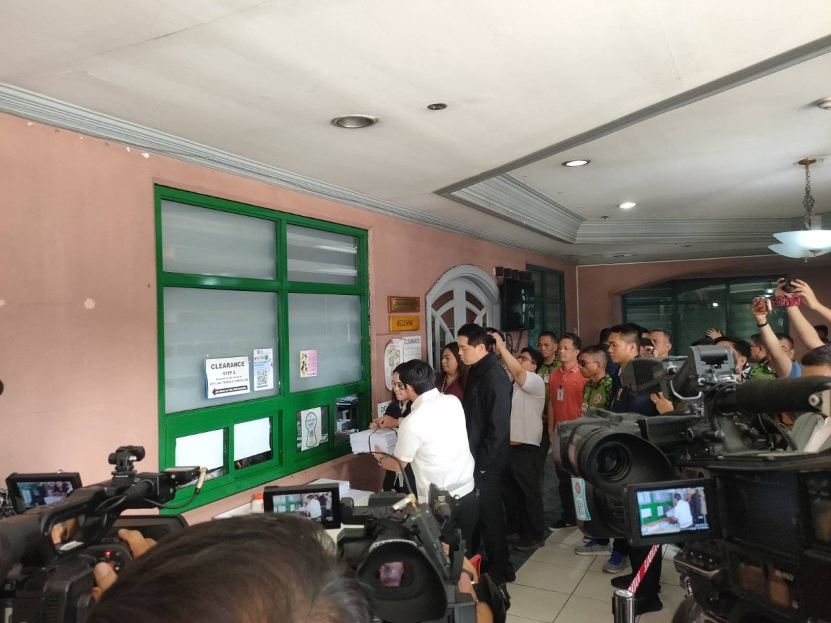 Ombudsman files non-bailable plunder raps vs Jinggoy Estrada, others ...