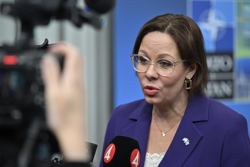 Stubb eller Merkel? Vem kan prata med Putin?