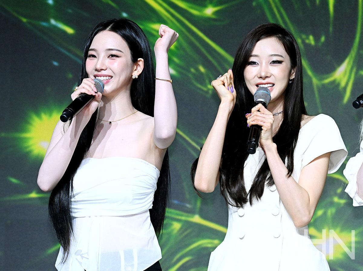 [포토] 에스파 카리나-지젤 '레모네이드 화이팅'