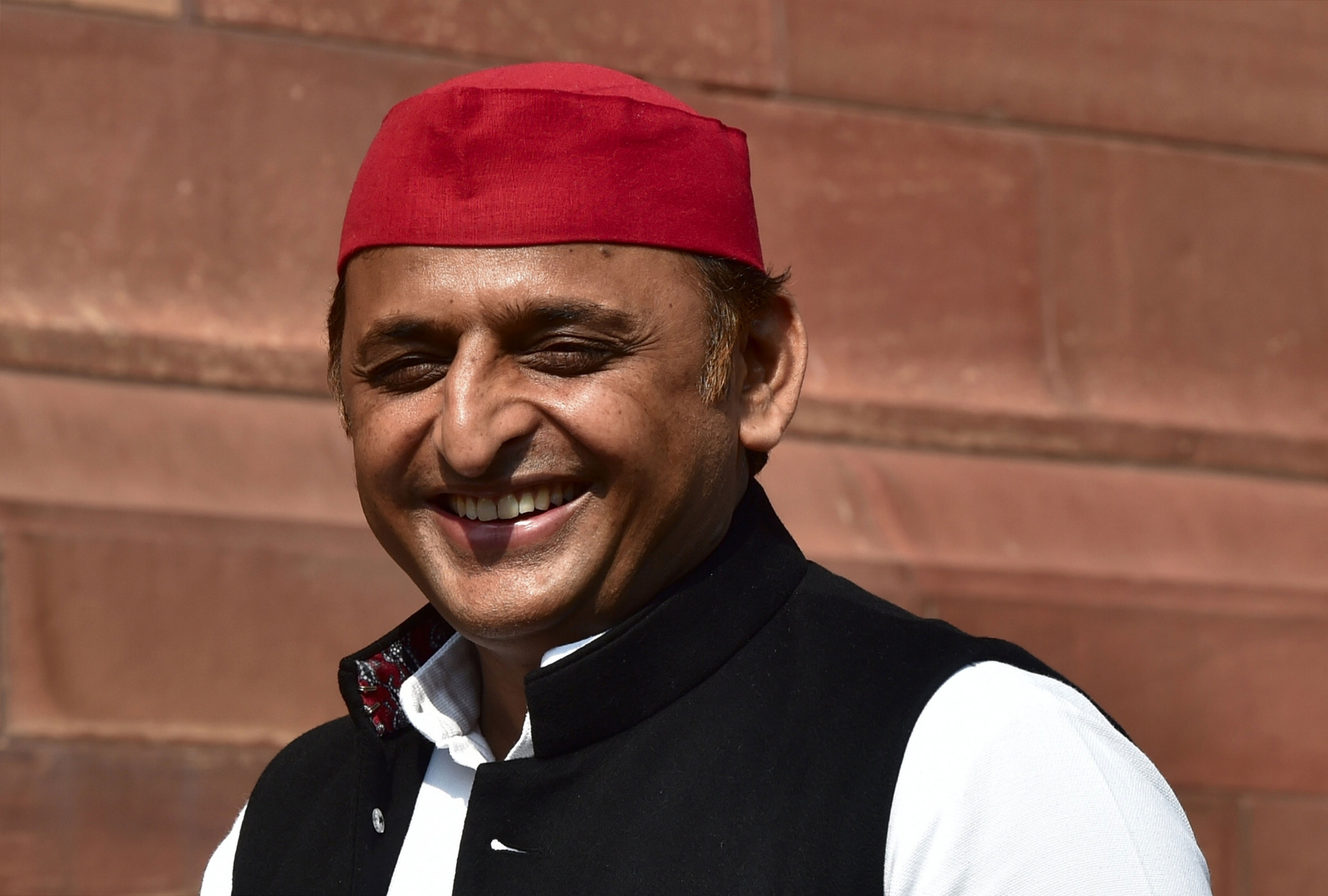 Gujarat model has blown out, sparks flying from forcibly connected ...