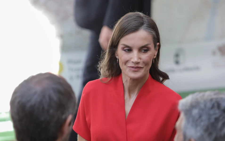 Queen Letizia revives 'Letizia red' in symbolic style shift