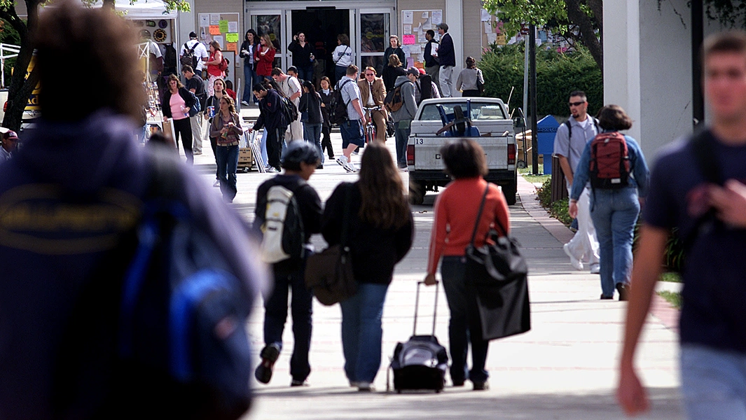 California colleges push reforms to fix online learning gaps