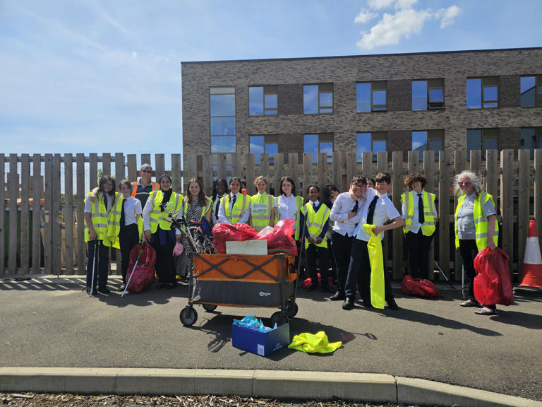 Students step up for Manor Drive community clean-up