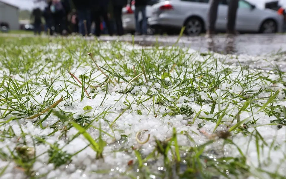 Study warns climate change to boost large hail risk globally