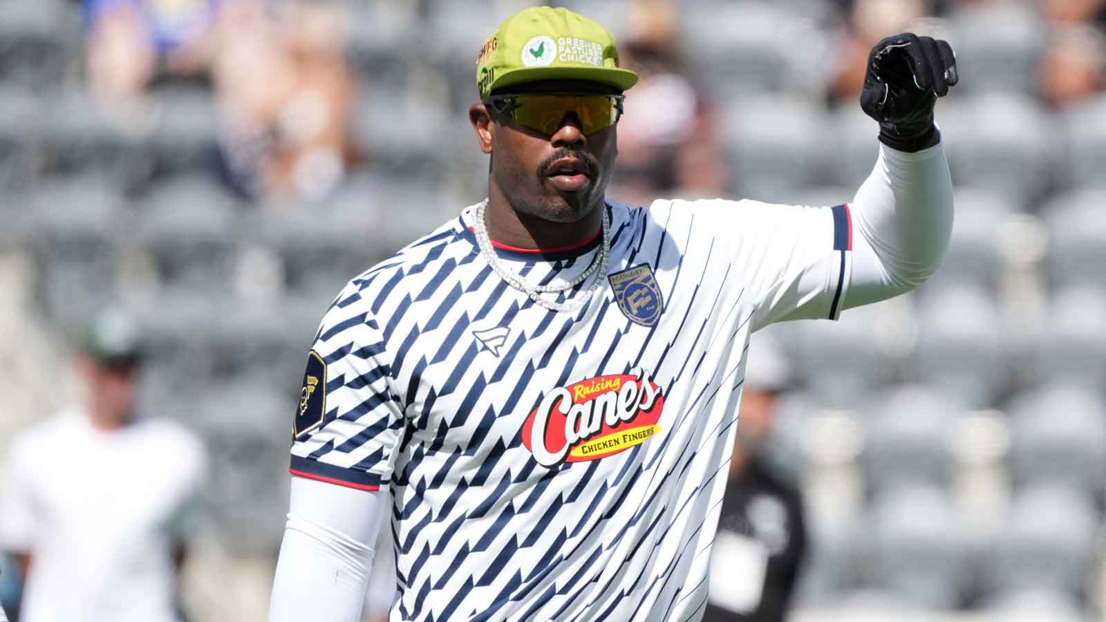 Von Miller lobbying Sean Payton for Broncos reunion