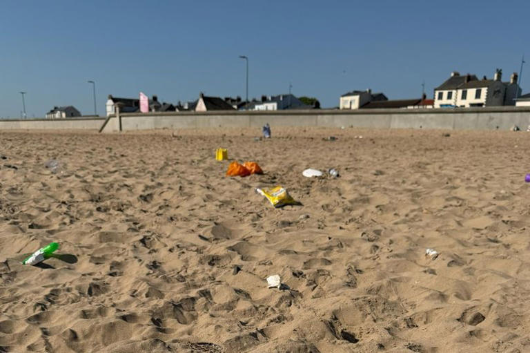 Bank holiday revellers leave award-winning Teesside beach in ...