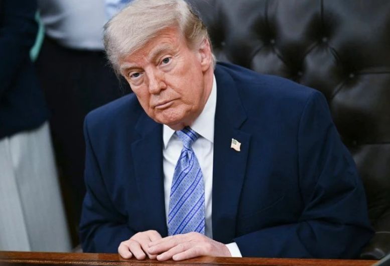 Trump's recent 'tired' public moments raise 'serious problem' warning ...