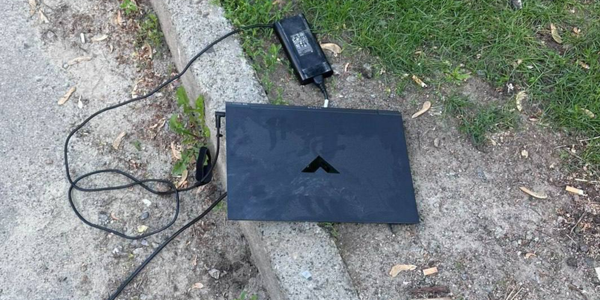 Police charge man who robbed missile-damaged office in Kyiv
