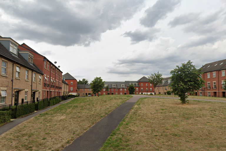 'Keep windows and doors shut' warning as multiple crews called to fire ...