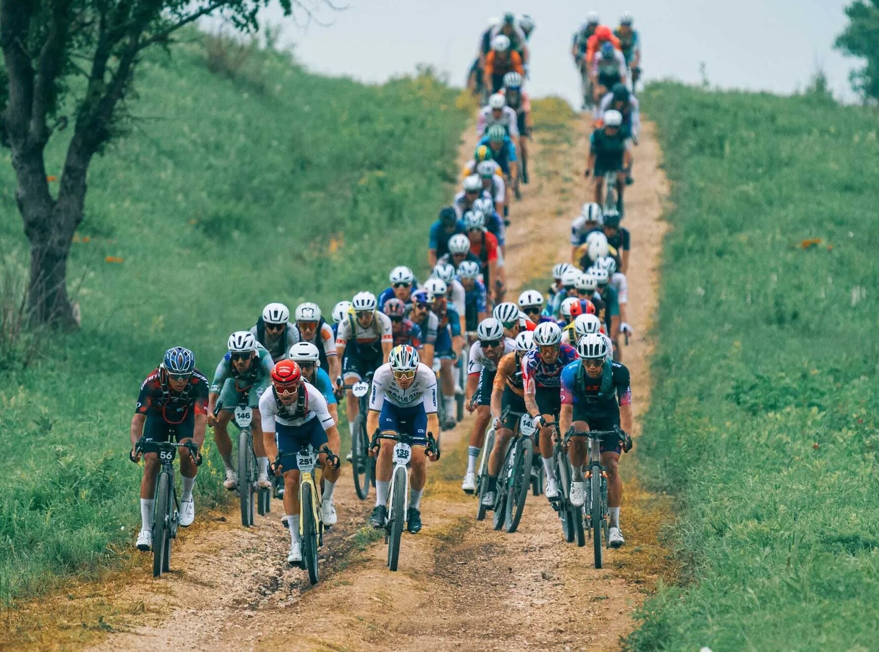 Unbound Gravel 200 pro start lists: Returning champions, road pros, and ...