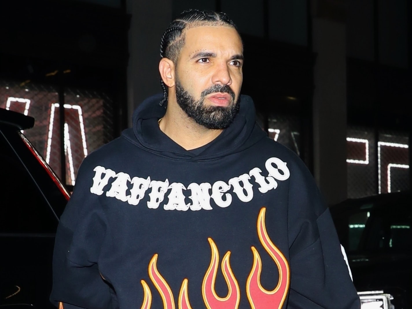 Drake rikkoi Michael Jacksonin nimissä olleen ennätyksen tuoreella ...