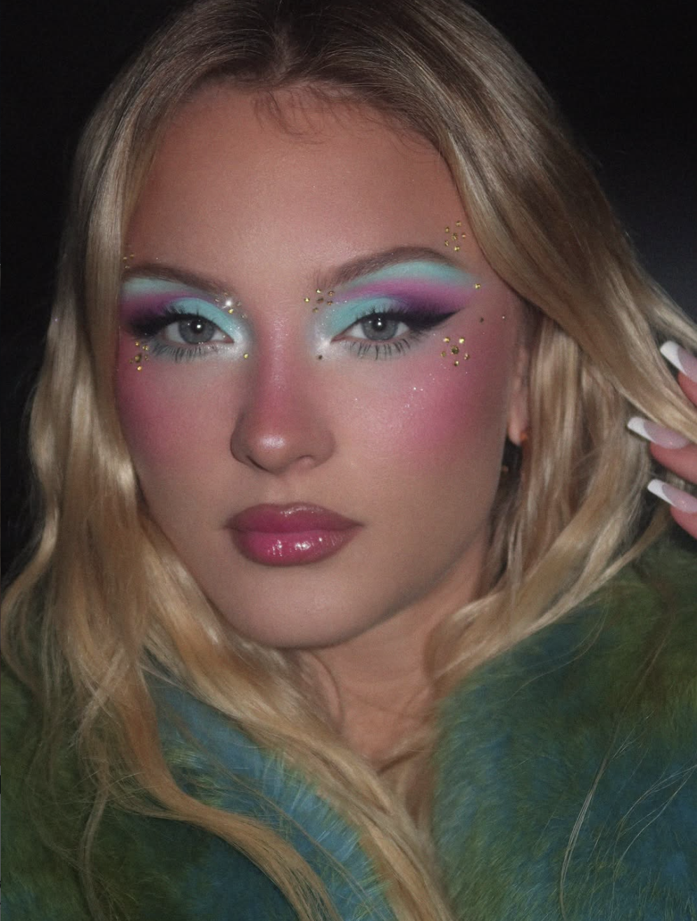 Eyeshadow Comeback 2026: Eyeshadow Looks Trending, Bold Pigments, and ...