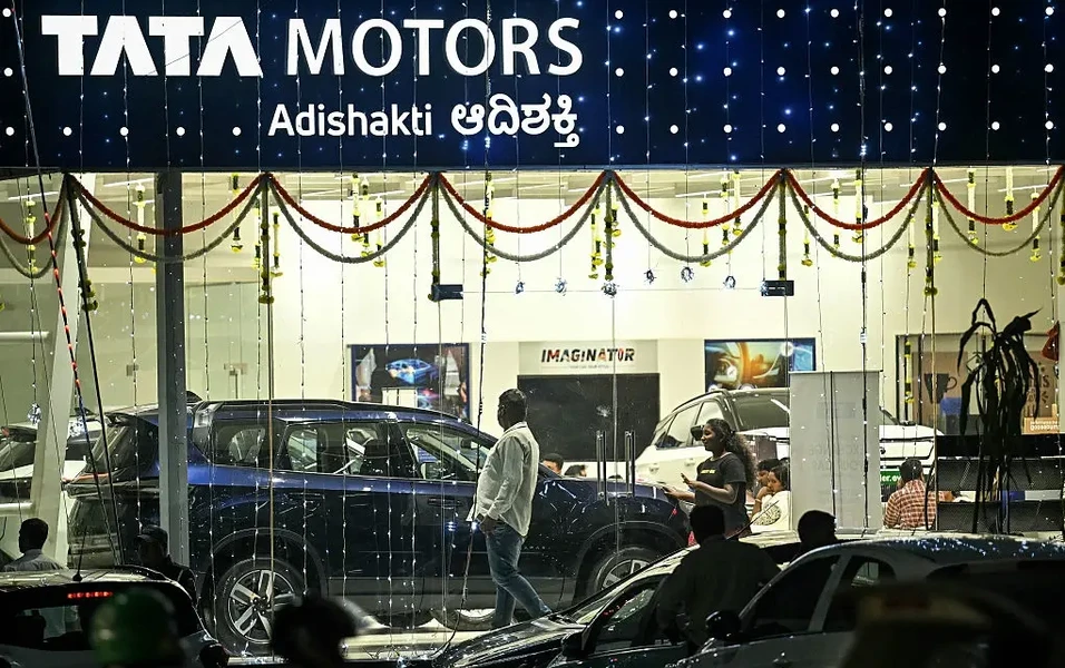 CA Nitin Kaushik warns ₹25k car EMI can erode ₹10 lakh wealth
