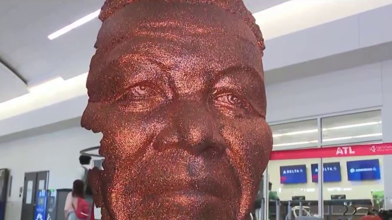 New Nelson Mandela sculpture at Atlanta airport