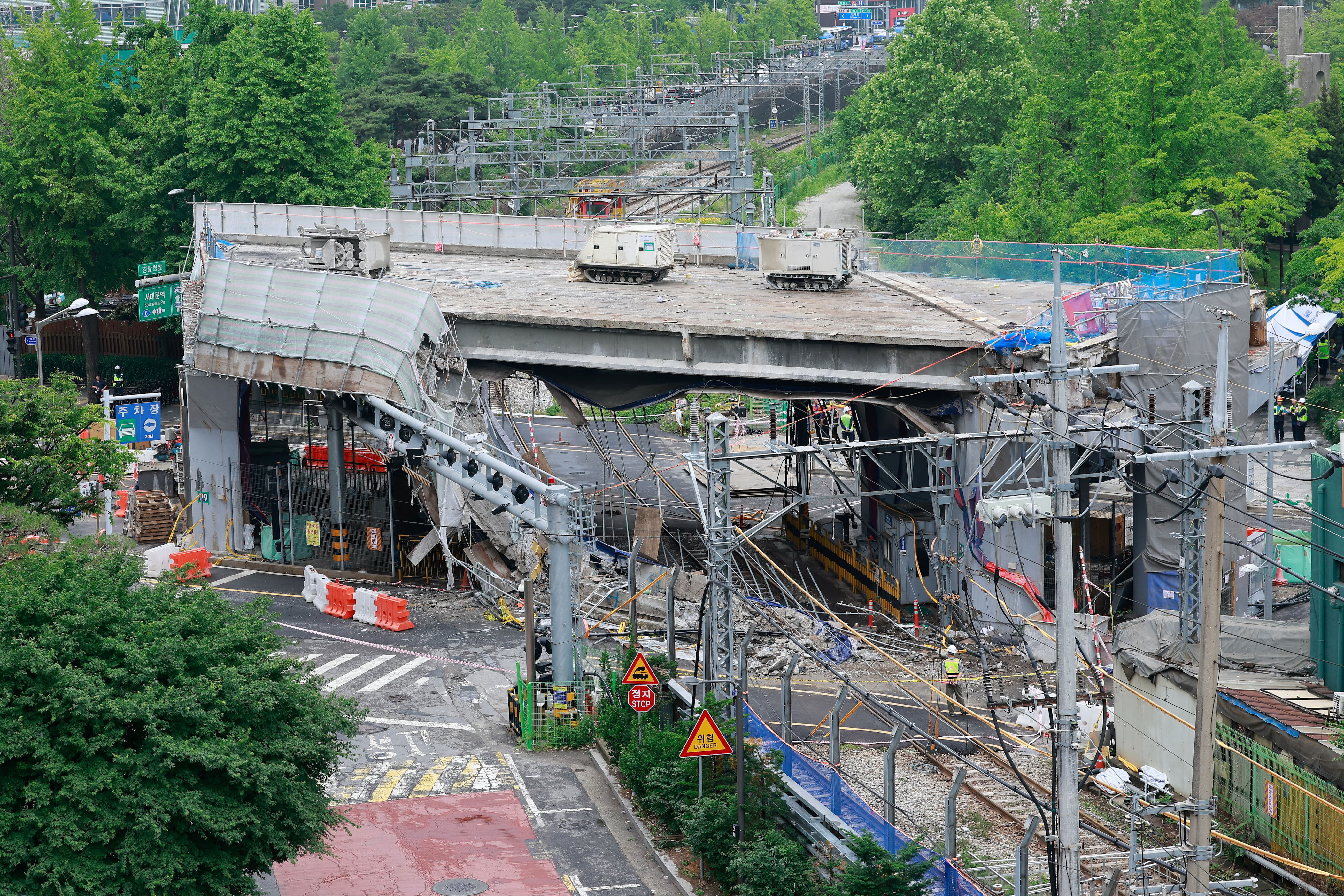 Seoul resumes demolition, targets 30th train operations