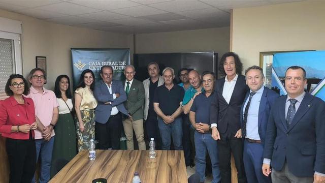 Caja Rural de Extremadura reafirma su apoyo al sector primario con la ...