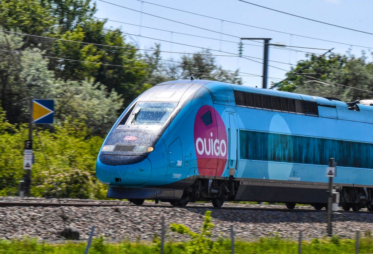 Elle force la porte de son TGV bloqué sans clim' : 200 € d'amende