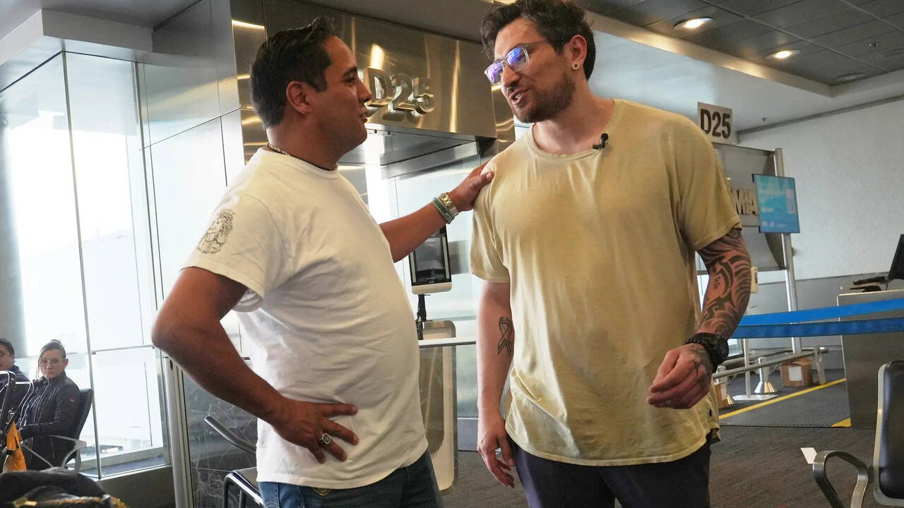 Chilean American Kyle Adler reunites with biological mother after being ...