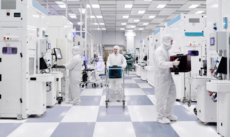 IBM, Red Hat pledge $5 billion for AI-driven open source security ...