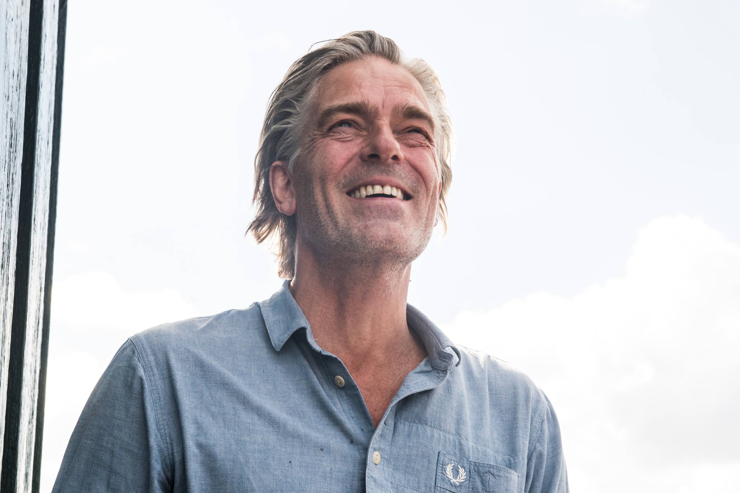 Peter A.G.F. er klar på at synge om »hviie kaniner«: »Det gør vi da ...