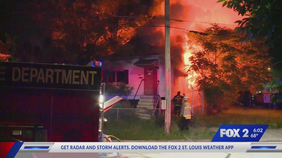 Firefighters battle fire in south St. Louis, no injuries reported