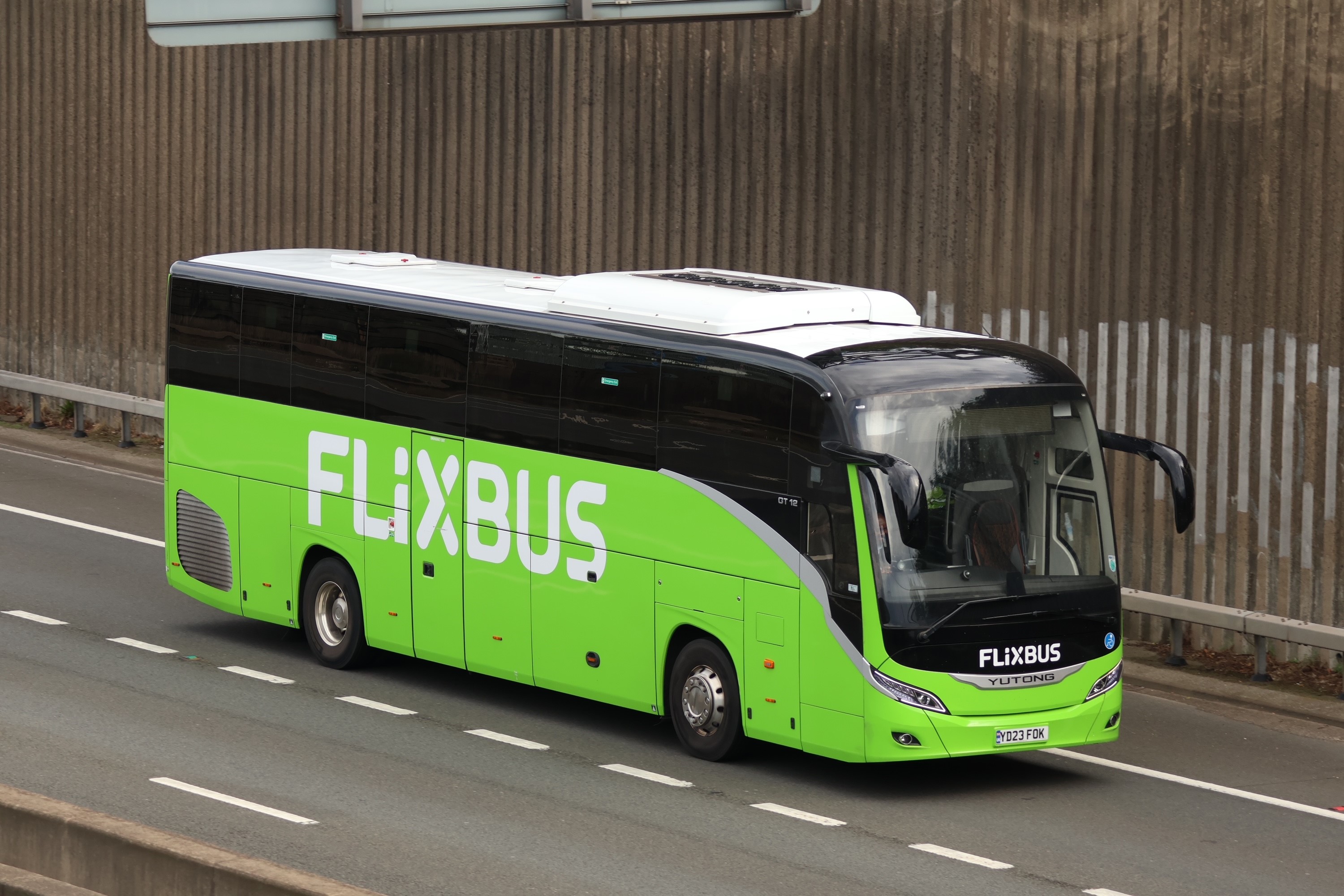 FlixBus launches new coach services for Luton DART Parkway