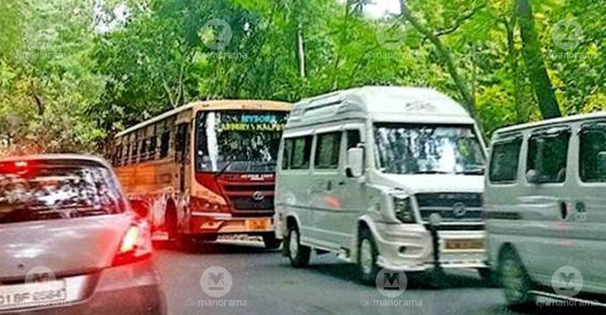 Thamarassery ghat road witnesses severe traffic blocks