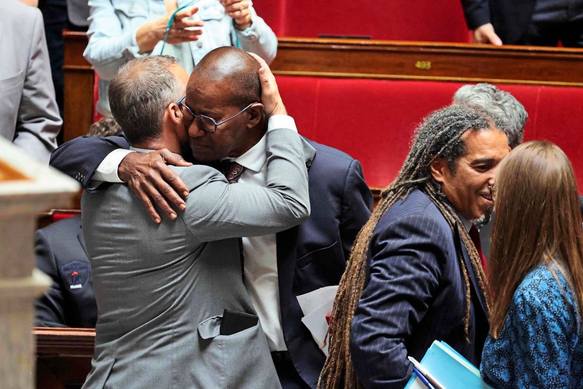 Frankreich schafft Sklavengesetz "Code Noir" formell ab