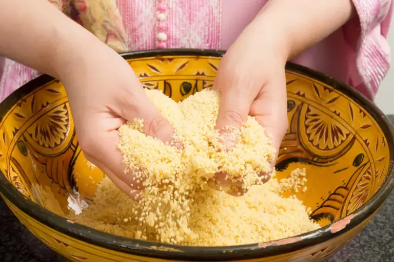 Perché il cous cous è il piatto che racconta meglio il Mediterraneo