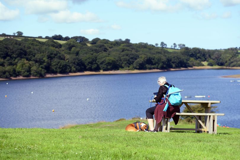 Welsh Water issues warning amid heatwave