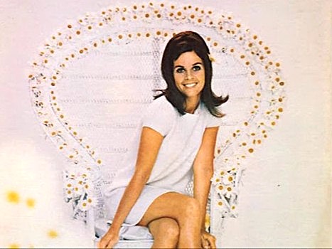 Claudine Longet dies at 84 after one gunshot turned a 1960s star into ...